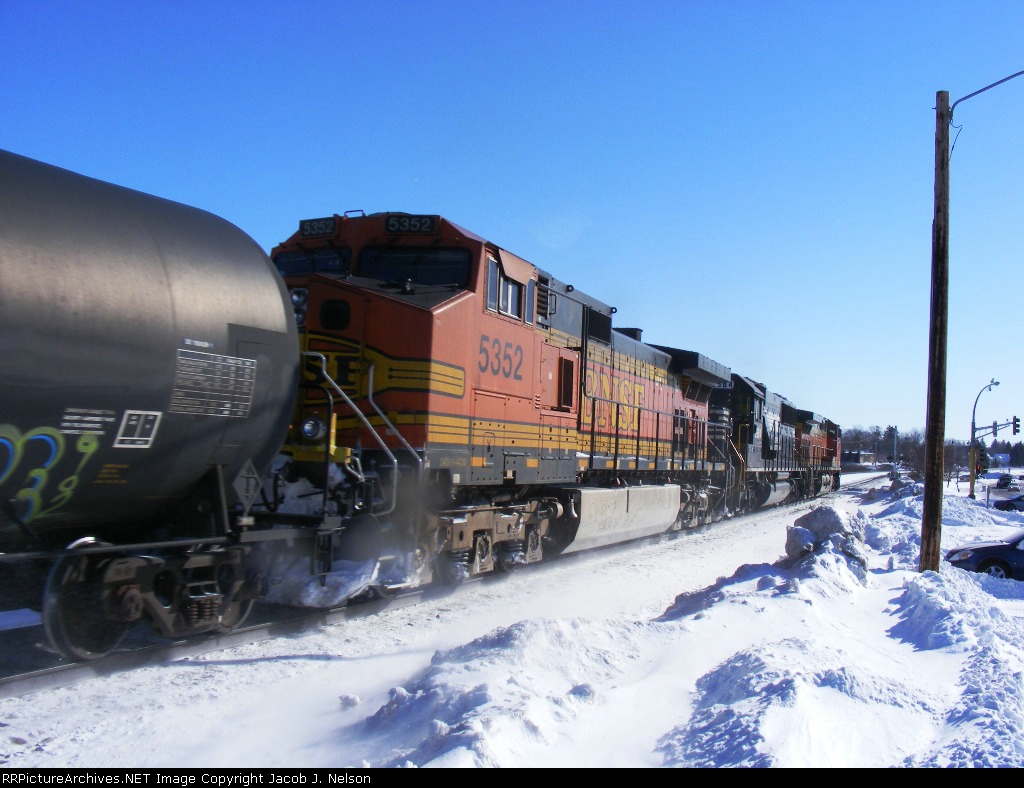 BNSF 5352
